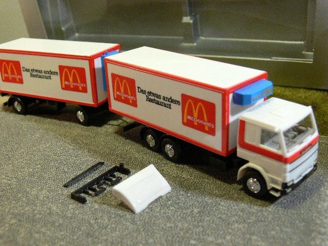 Albedo HO Scale 1/87 Miniature Vehicle Scania McDonald's Restaurant Truck