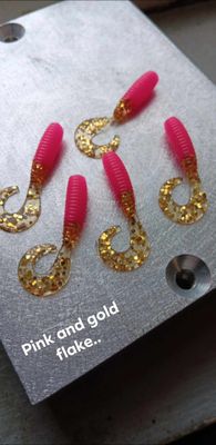 2" Wiggle tail twisters