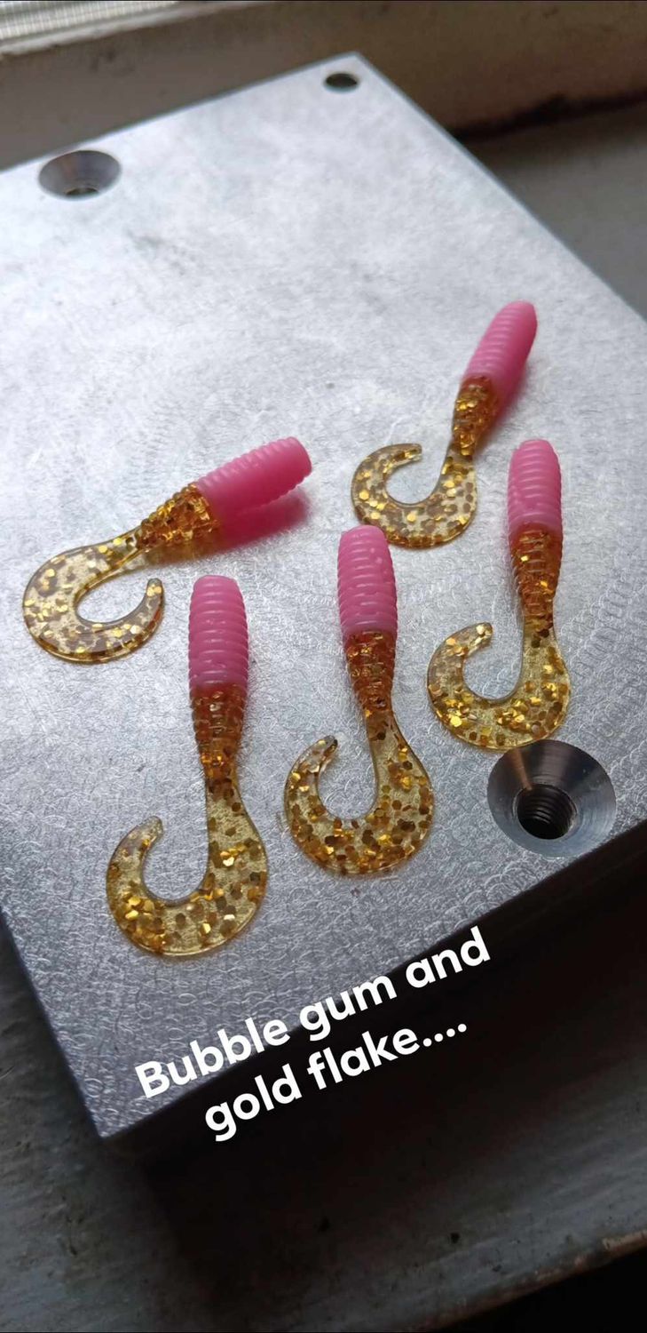 2" Wiggle tail twisters