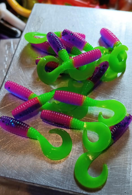 2" Wiggle tail twisters