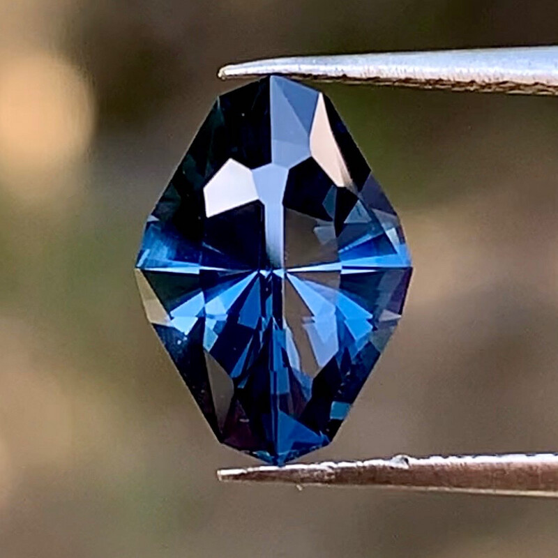 ATYPICAL PRECISION CUT SPINEL