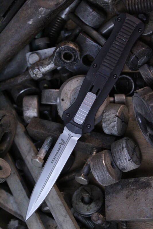 Benchmade Infidel 3.9" D/A OTF Automatic Knife / Black / D2 (Pre-Owned)