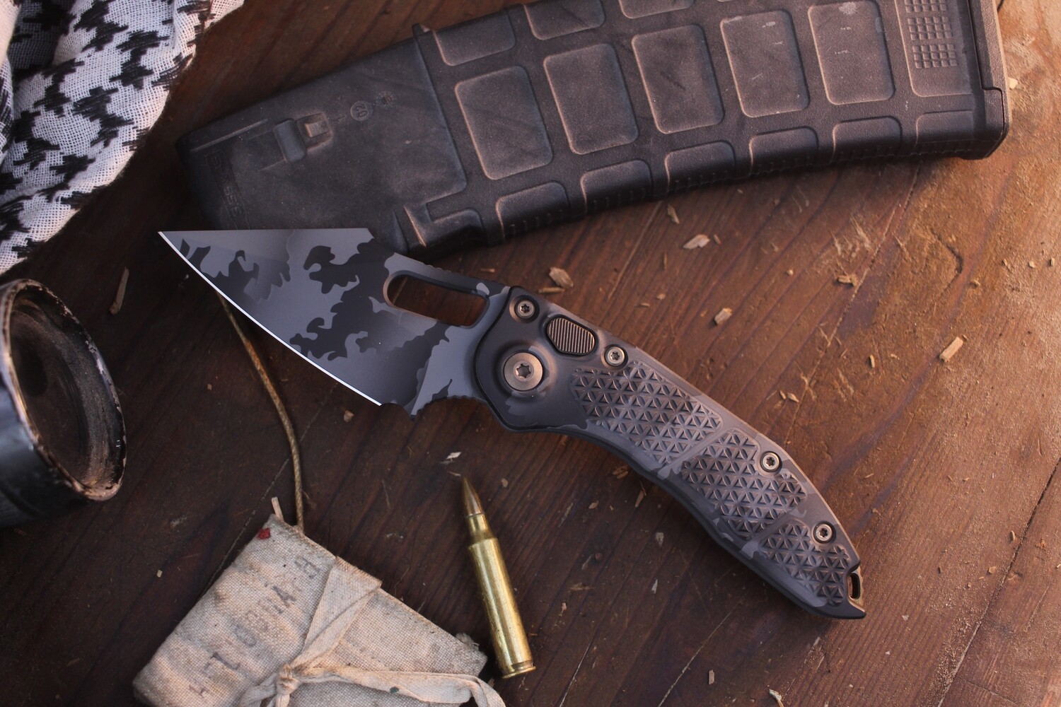 Microtech Stitch 3.75" Automatic Folder / Urban Camo Textured Aluminum ...