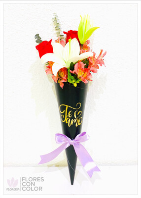 CONOS CON FLORES