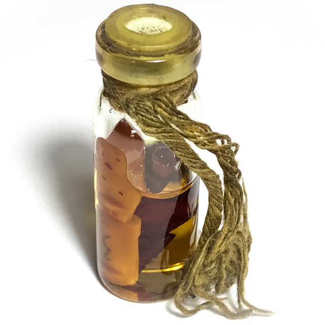 Pra Somdej Mongkol Maha Lap Nuea Pong Maha Solos 2499 BE Mae Chee Bun ...