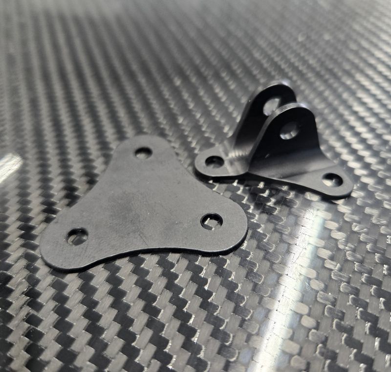 Wings / Wing Hardware