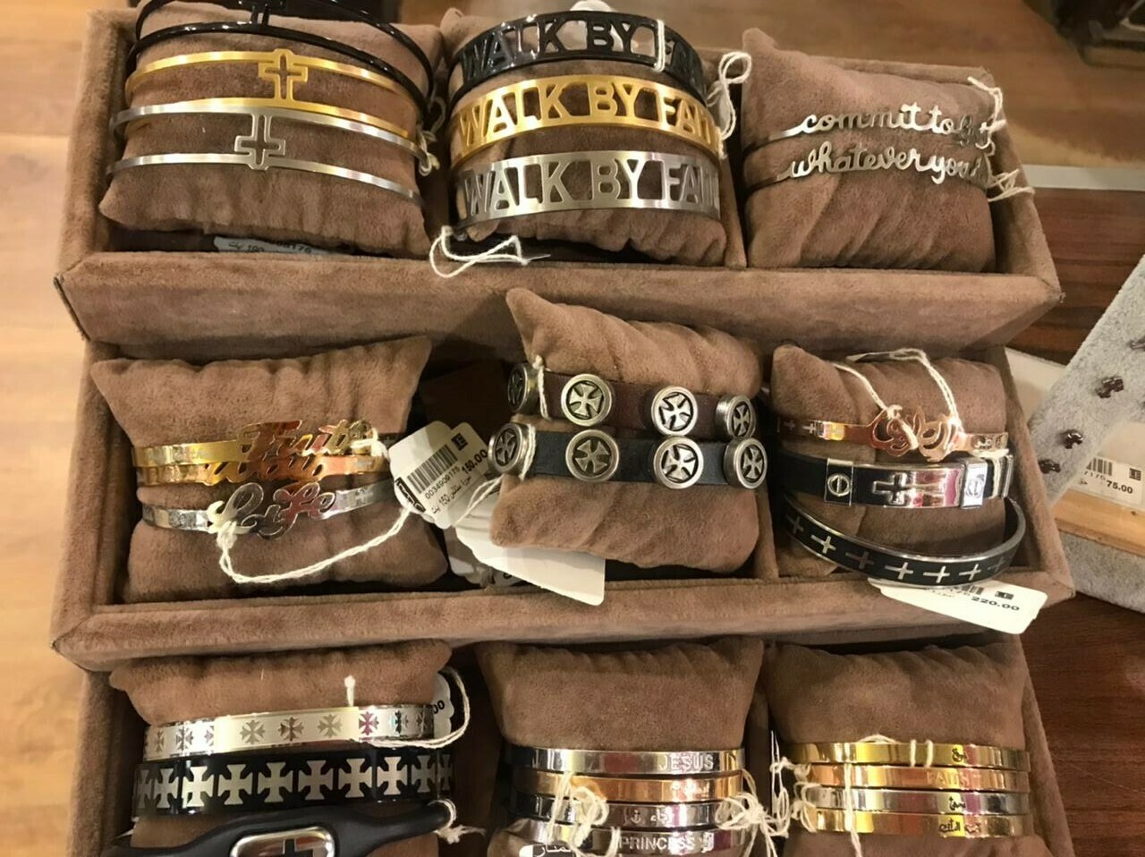 اساور استانلس ماركة ايات