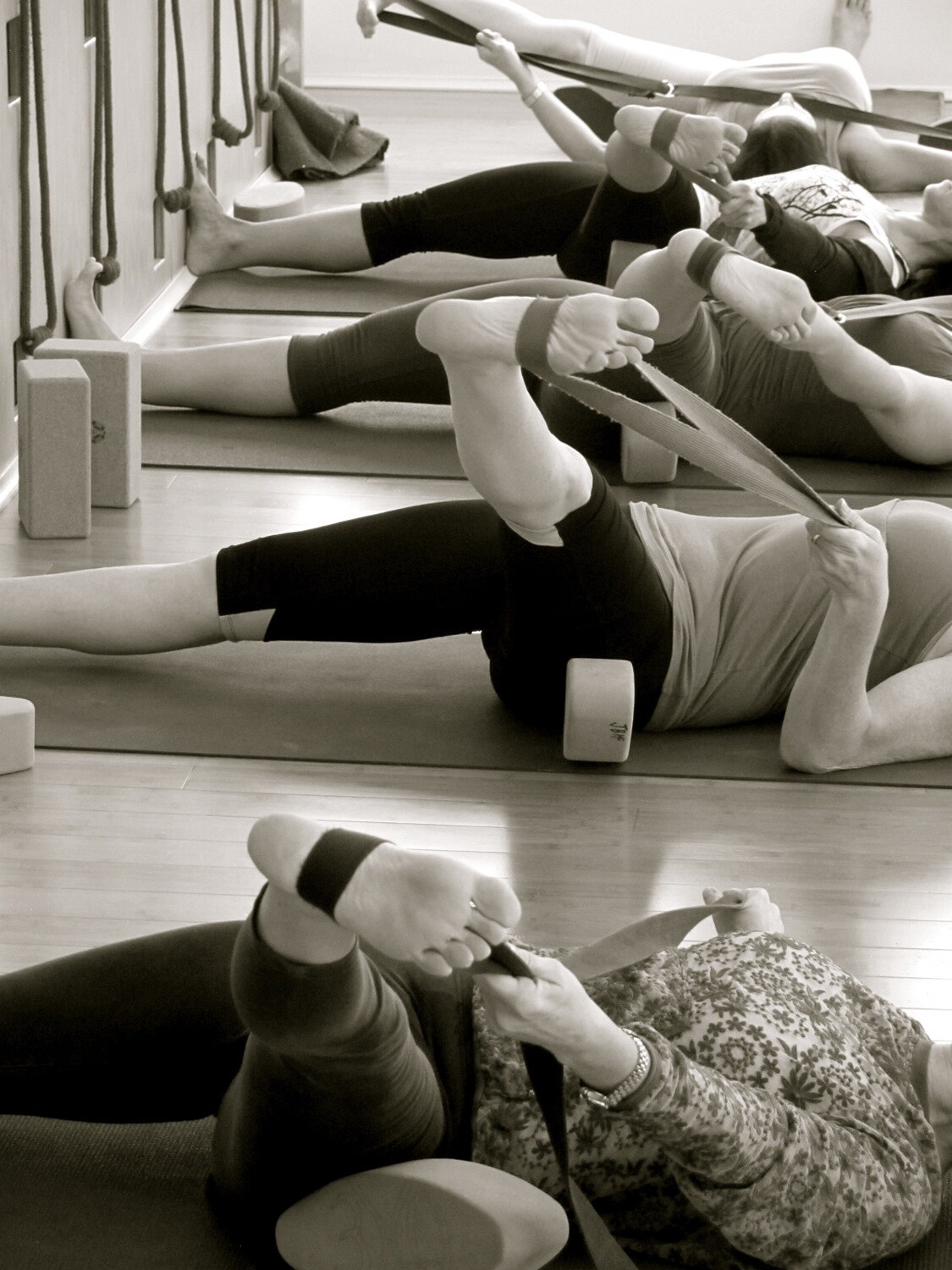 Happy Pelvis Live Yoga Training