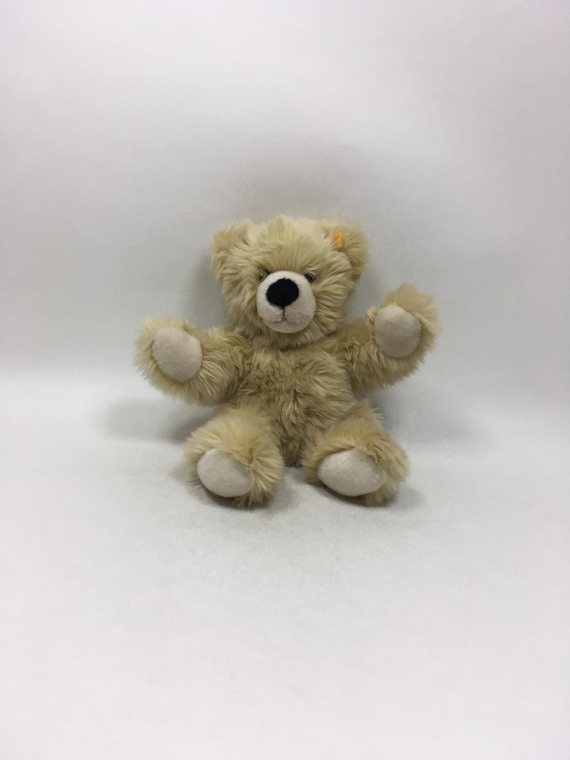 Steiff Teddy Bobby 013768 mit Knopf und Fahne stehend 33 cm Sammlerstück