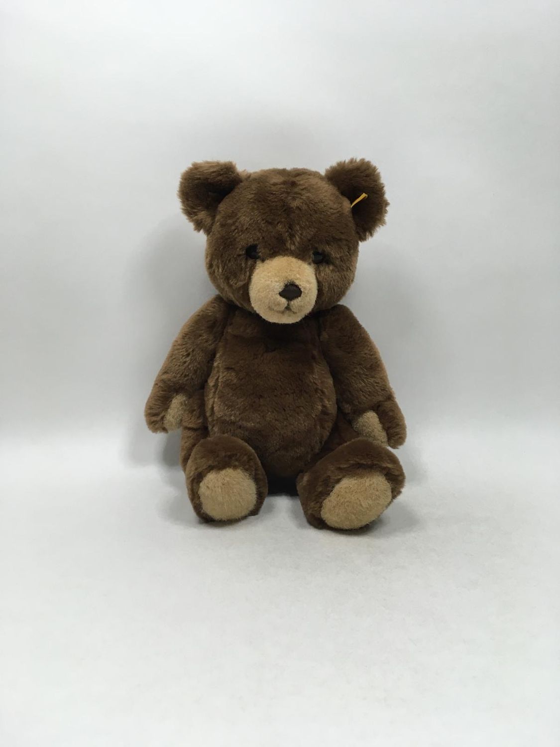 Steiff Teddy Petsy 012587 mit Knopf und Fahne stehend 35 cm Sammlerstück