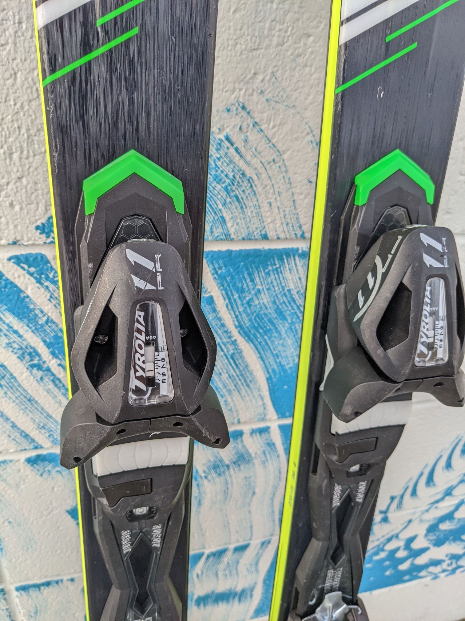 USED Head Shape CX with Tyrolia PR 11 Binding | Store