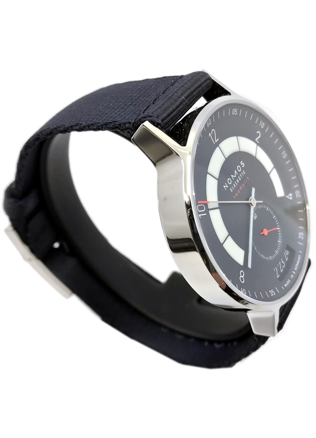 NOMOS Glashütte Autobahn Neomatik 41mm Date Midnight Blue 1302 ...