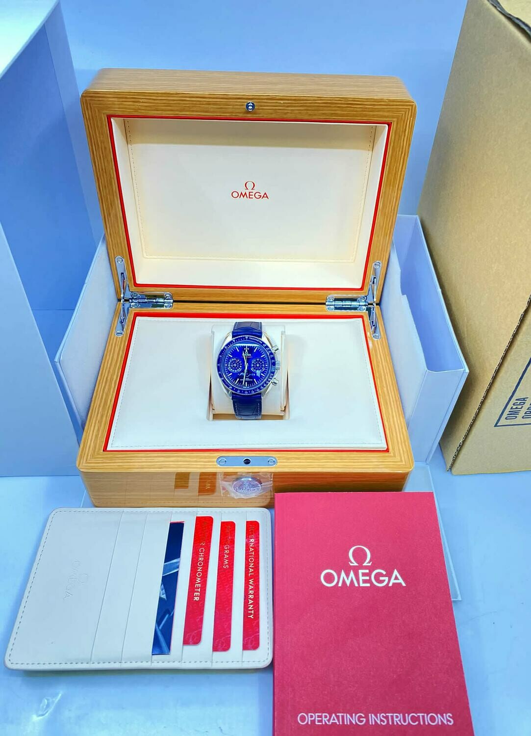 Omega Speedmaster Moonwatch Master Chronometer Moonphase - Exquisite ...