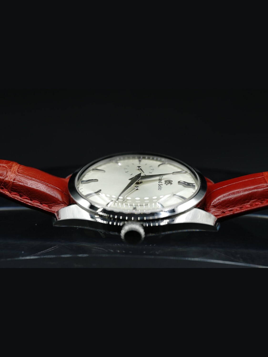 Grand Seiko SBGK007 - Exquisite Timepieces