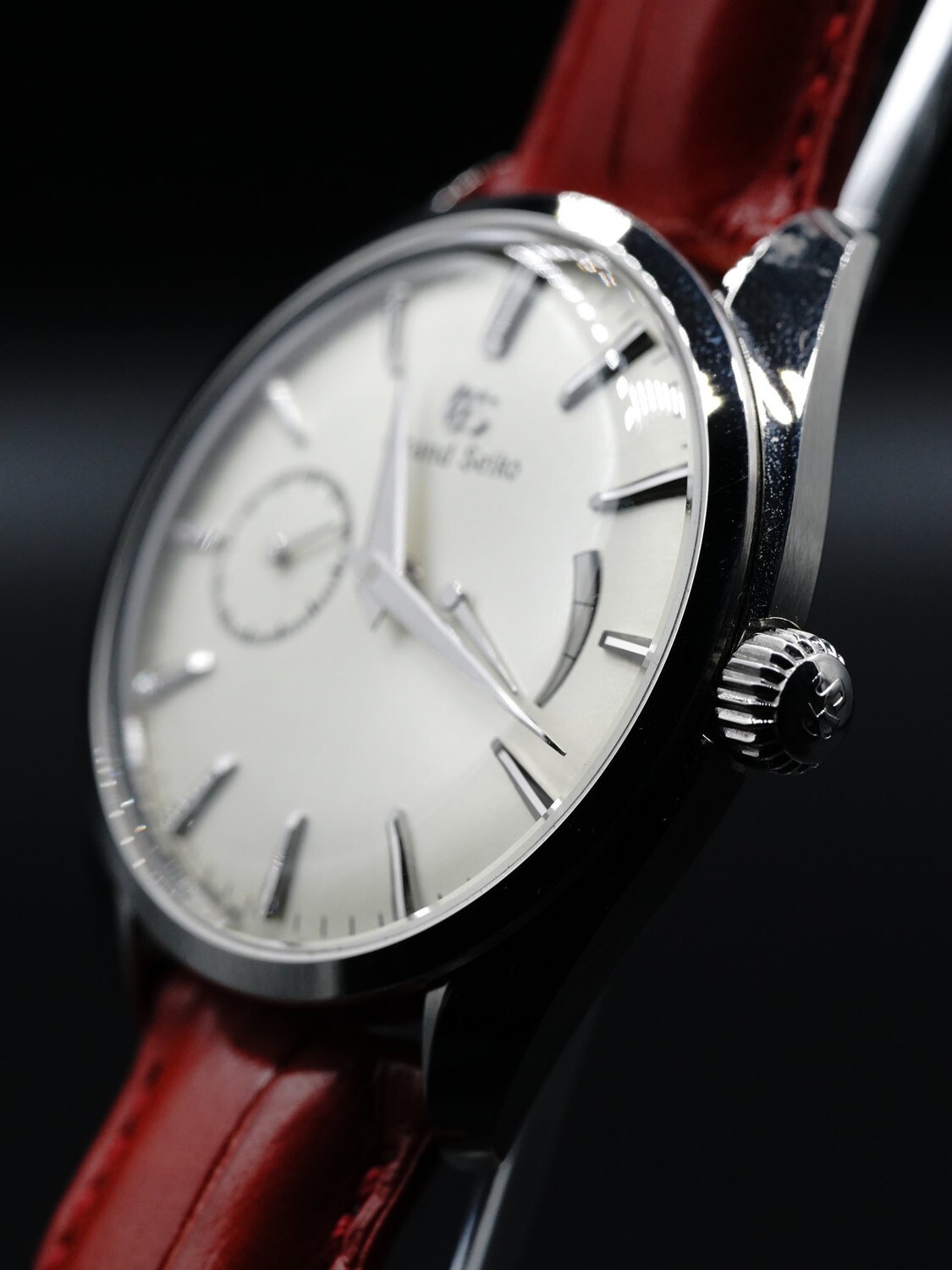 Grand Seiko SBGK007 - Exquisite Timepieces