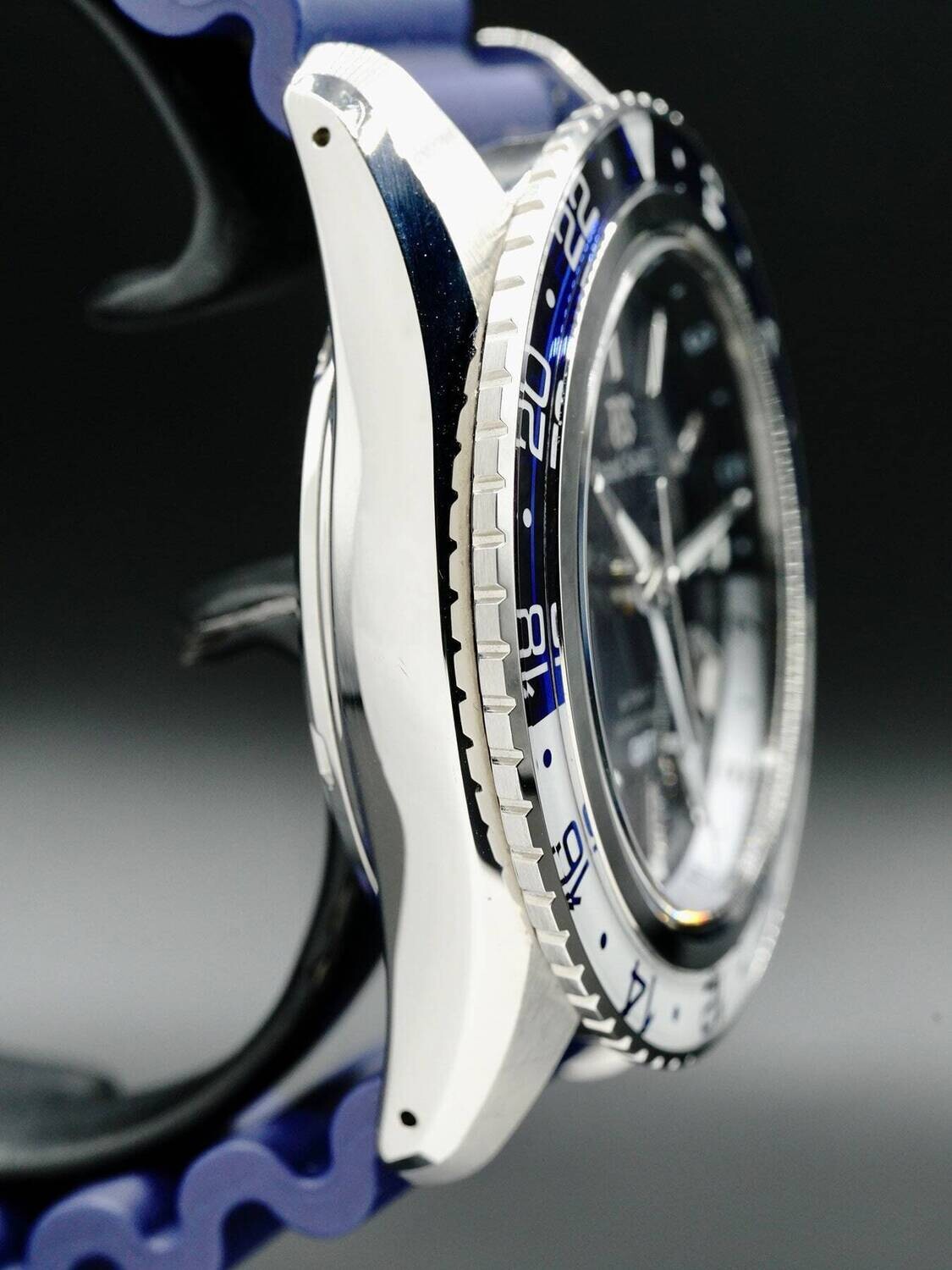 Grand Seiko Sport SBGJ237 - Exquisite Timepieces