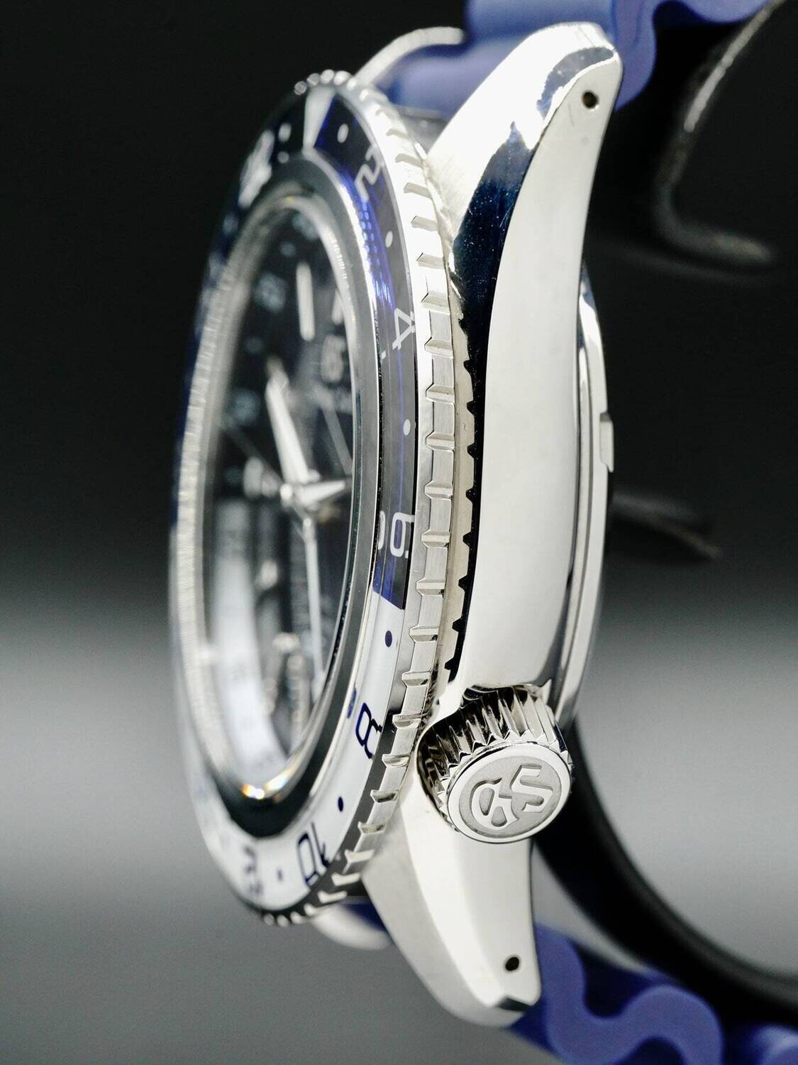 Grand Seiko Sport SBGJ237 - Exquisite Timepieces