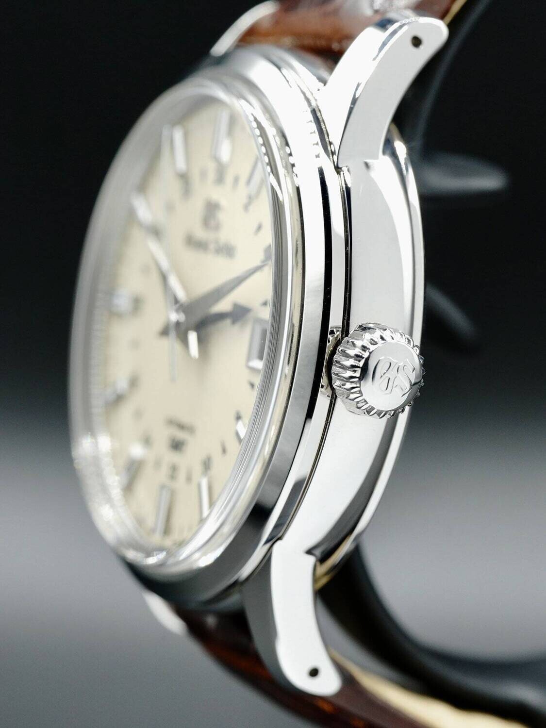 Grand Seiko Automatic GMT SBGM221 - Exquisite Timepieces
