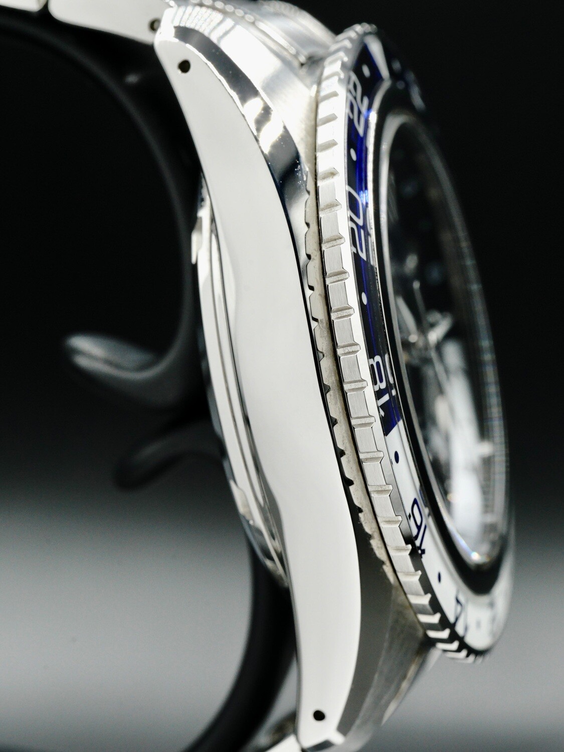 Grand Seiko Sport SBGJ237 - Exquisite Timepieces