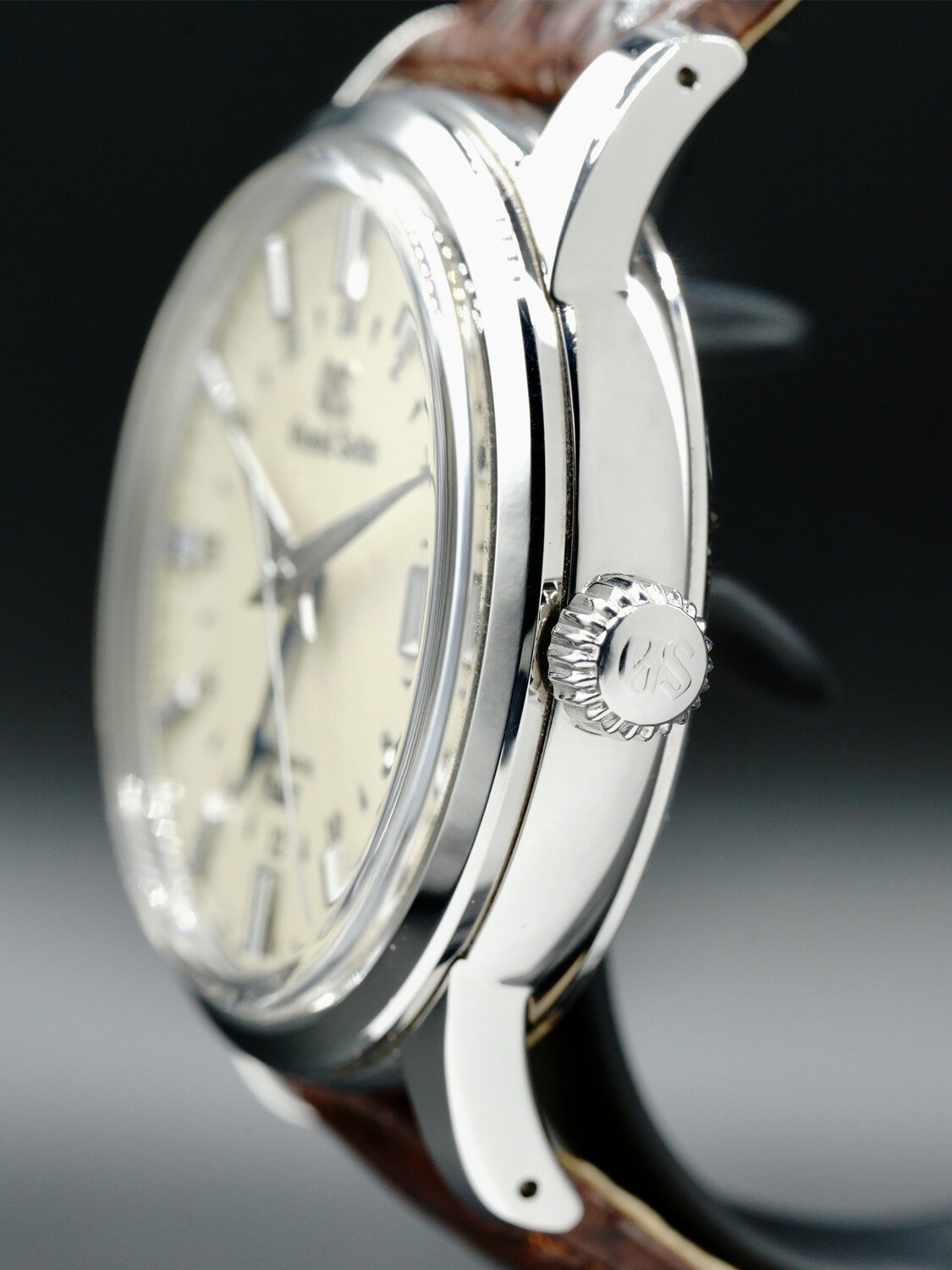 Grand Seiko Automatic GMT SBGM221 - Exquisite Timepieces