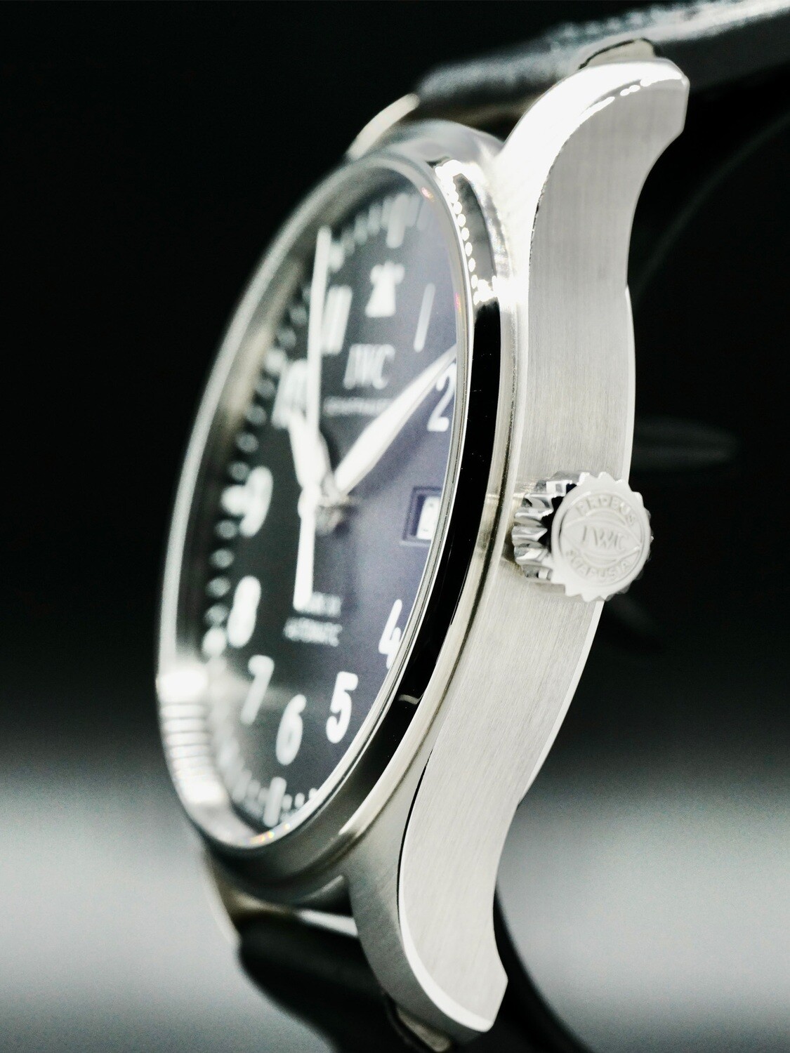 IWC Pilot Mark IW328201 - Exquisite Timepieces