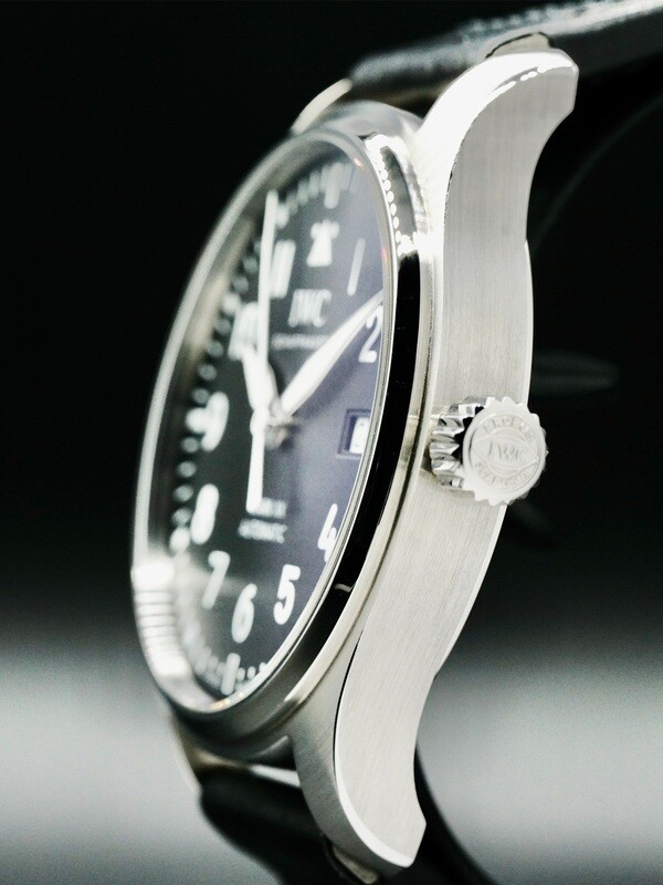 IWC Pilot Mark IW328201 - Exquisite Timepieces
