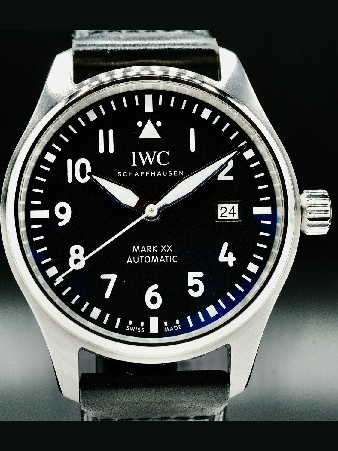 IWC Pilot Mark IW328201 - Exquisite Timepieces