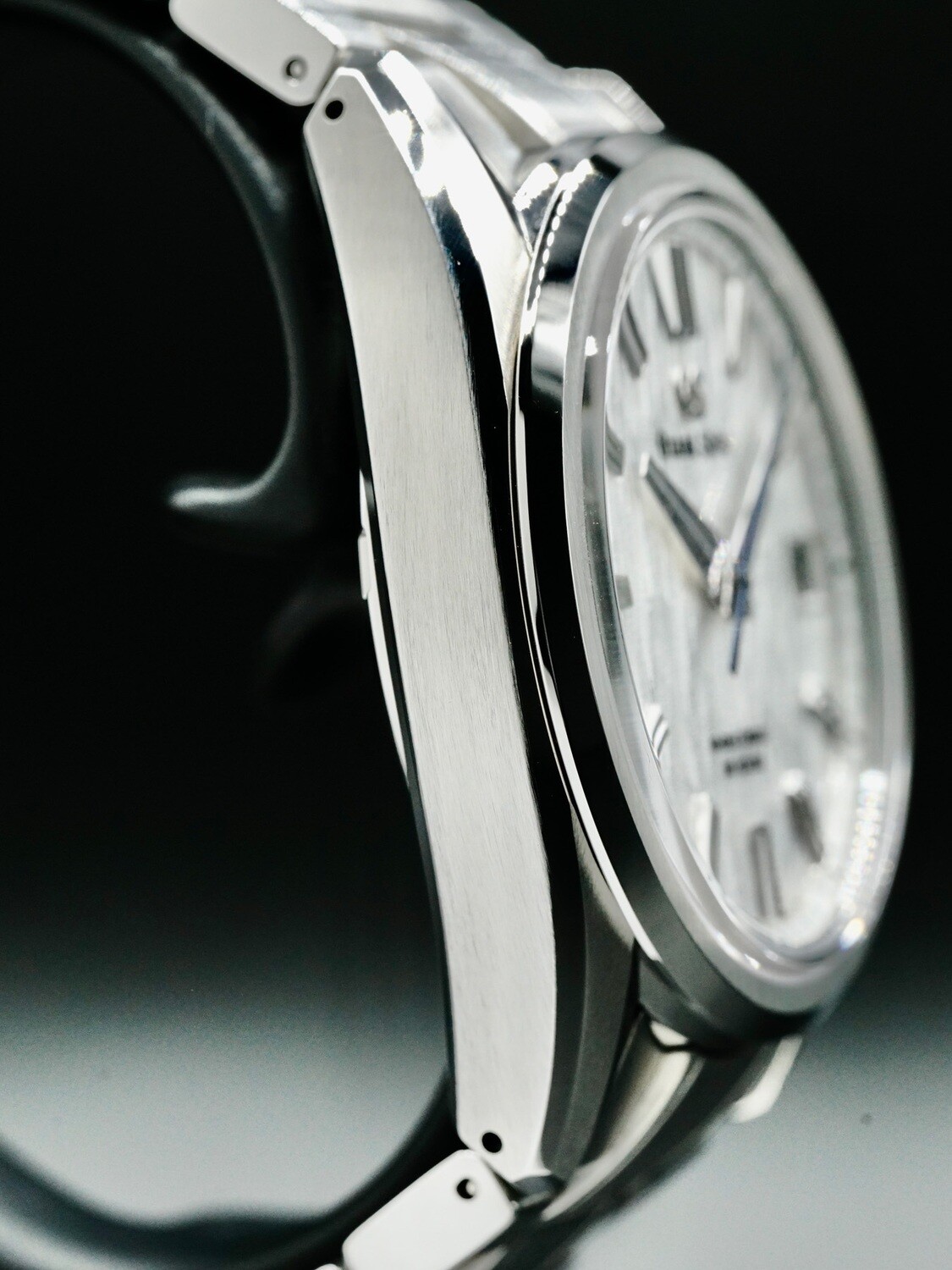 Grand Seiko White Birch SLGH005 - Exquisite Timepieces