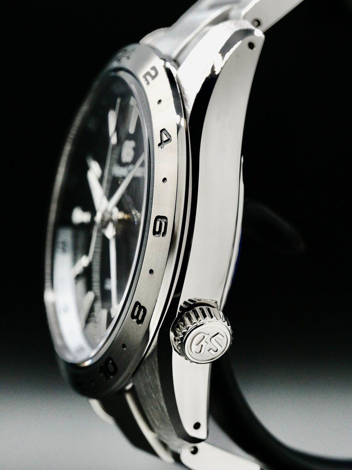 Grand Seiko SBGN027 - Exquisite Timepieces