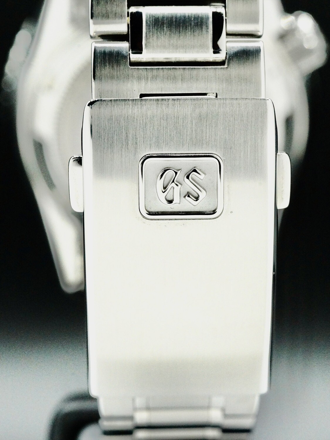 Grand Seiko Sport SBGJ237 - Exquisite Timepieces