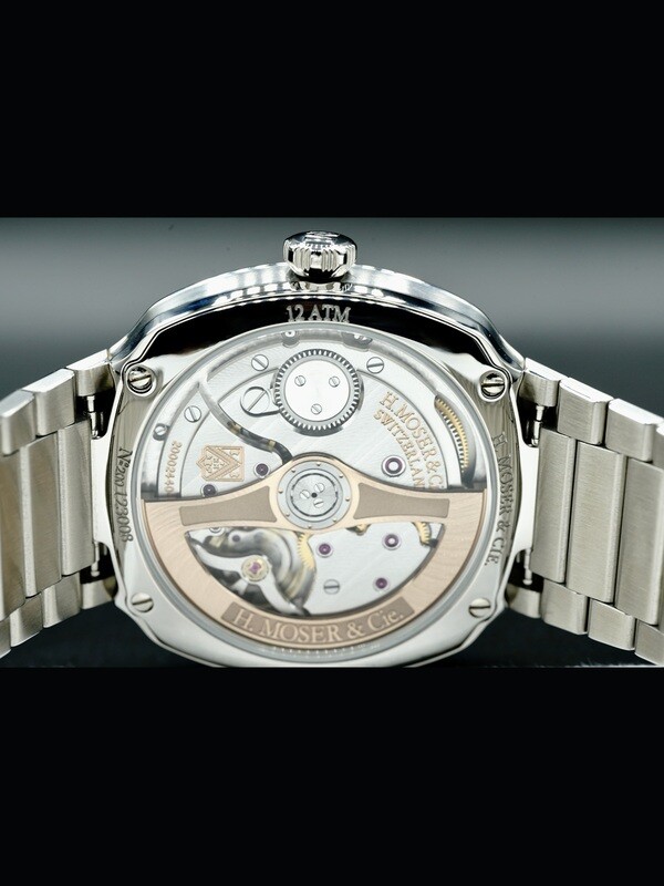 H. Moser & Cie. 6200-1200 Streamliner Green - Exquisite Timepieces