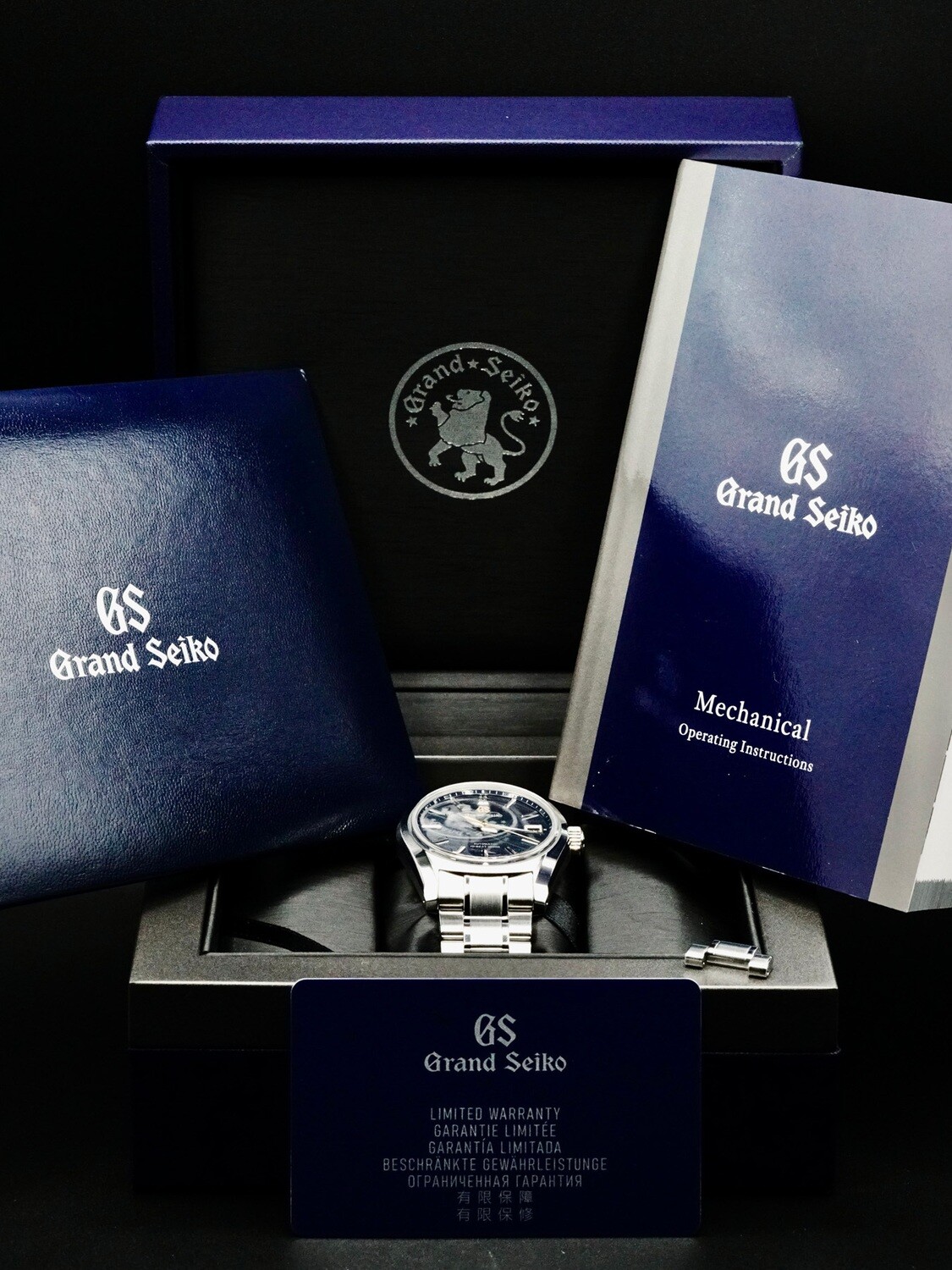 Grand Seiko SBGH273 - Exquisite Timepieces