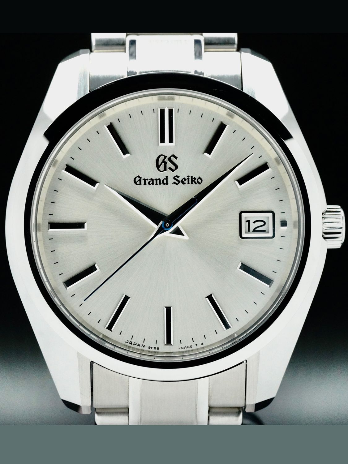 Grand Seiko SBGP001 - Exquisite Timepieces