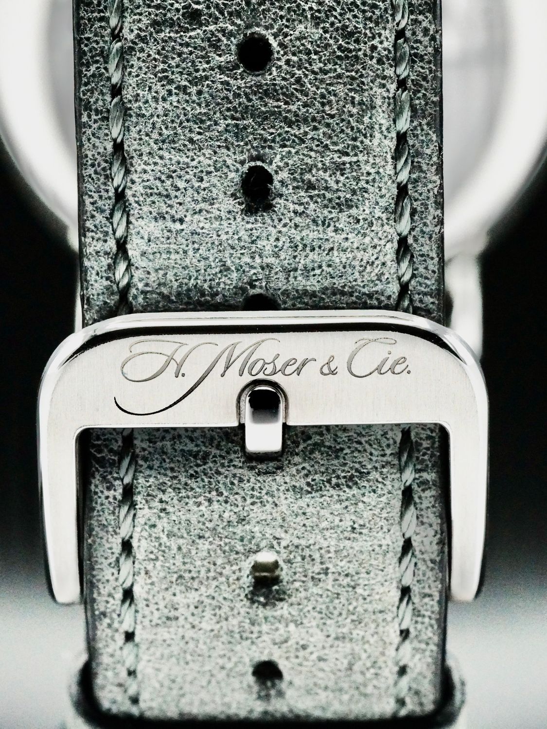 H. Moser & Cie. 8809-1200 Heritage Dual Time - Exquisite Timepieces