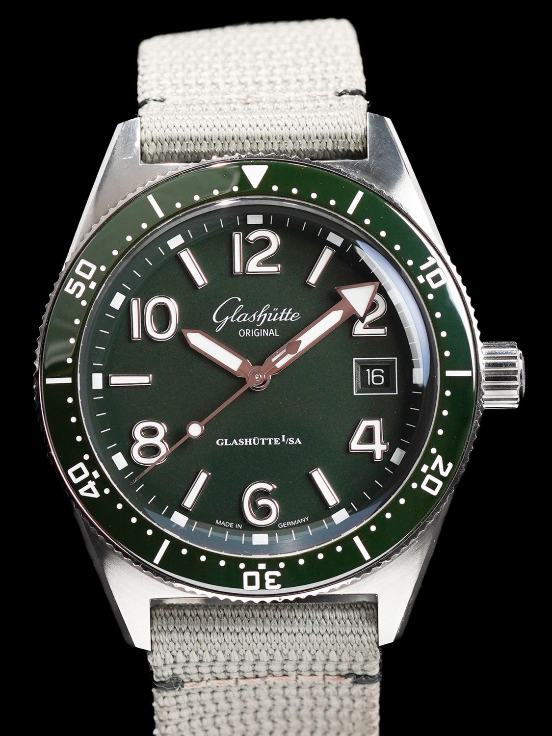 Glashütte Original 1-39-11-13-83-34 Seaq Reed Green Dial On Nylon Strap ...