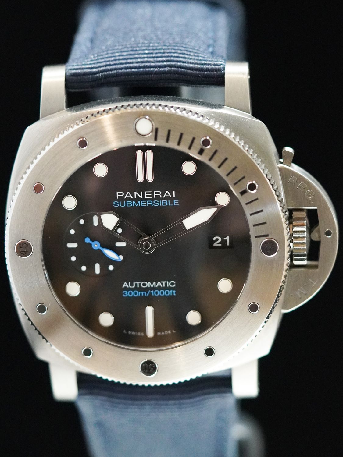Panerai PAM02305 Submersible Titanio - Exquisite Timepieces