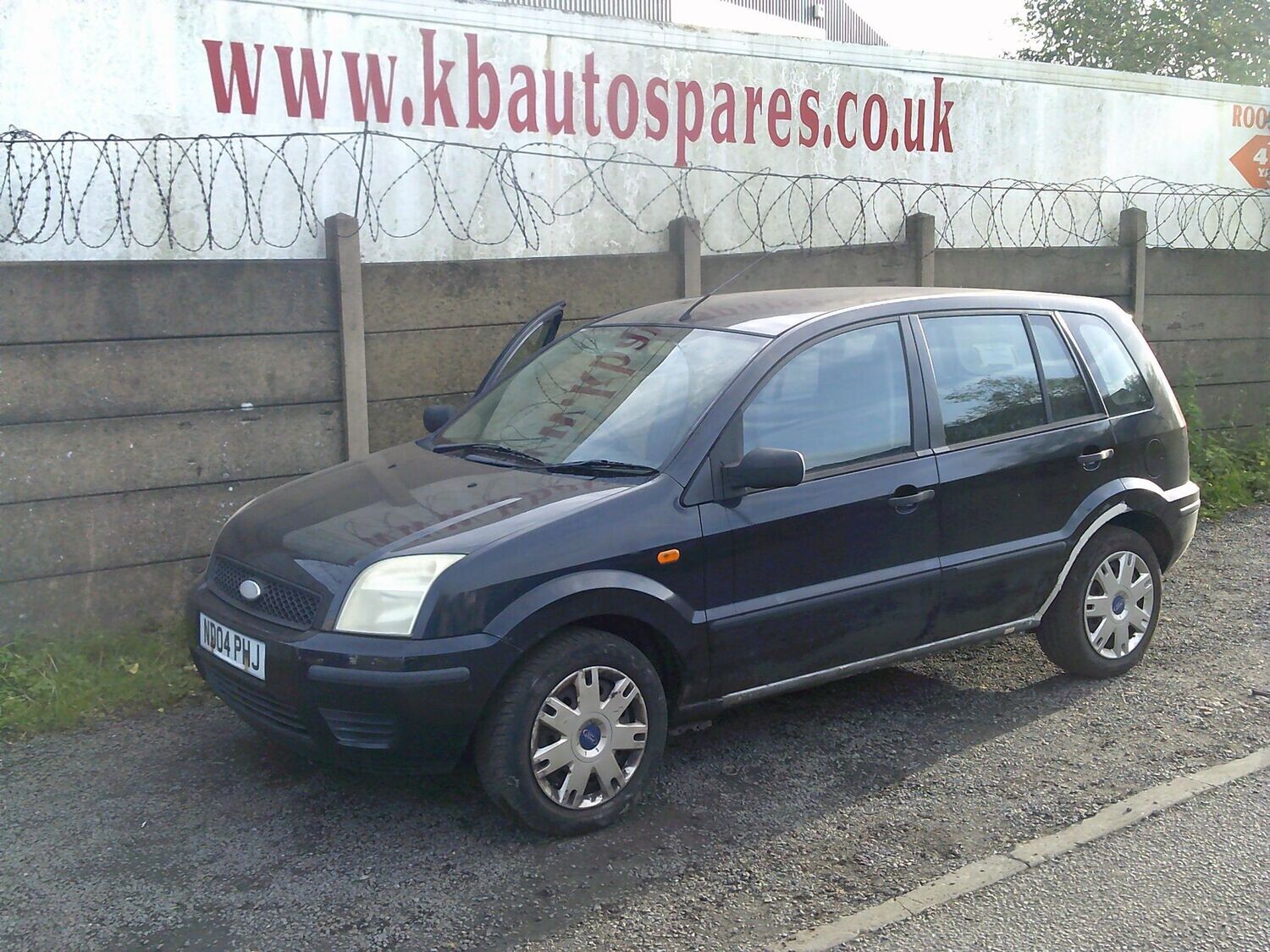 ford fusion 2004 1.25 p breaking for spares..click for info