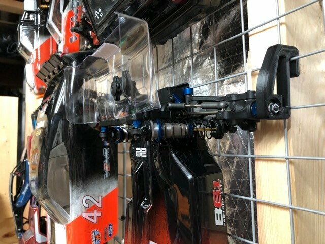 RC Wall Hanger (2 pairs)