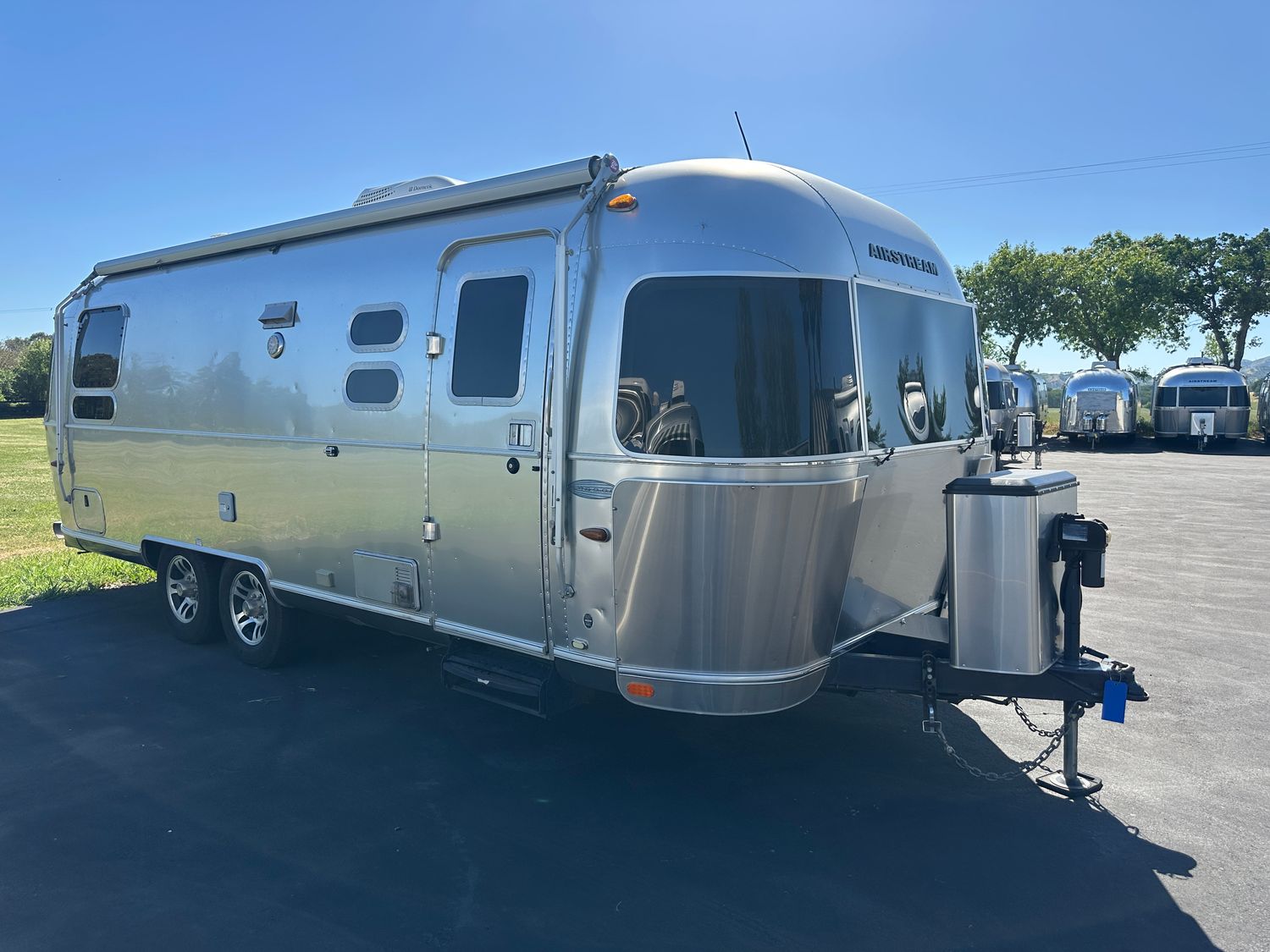 2015 Airstream Flying Cloud 25RBT "Rear twin beds"