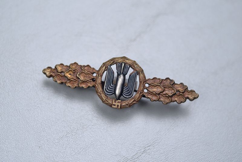 WWII GERMAN LUFTWAFFE BOMBER OPERATIONAL FLIGHT CLASP IN BRONZE