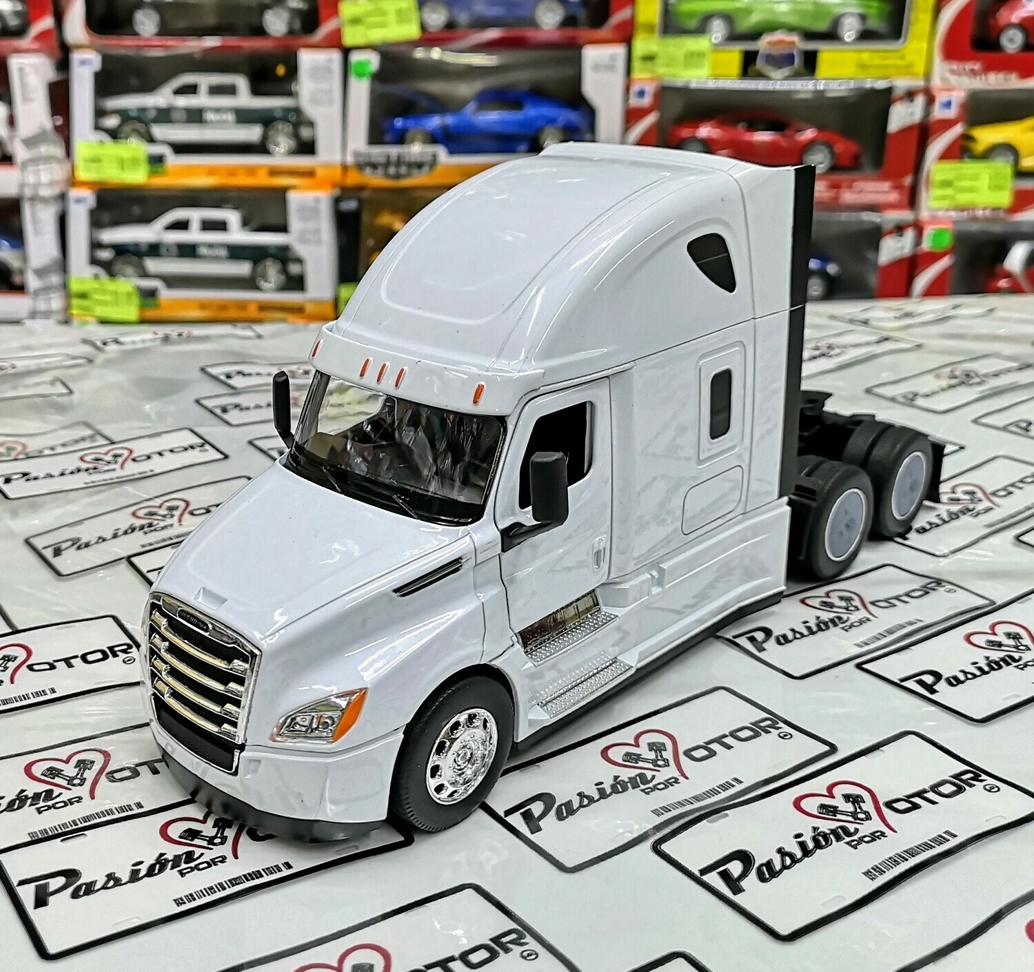 1:32 Freightliner Cascadia 2018 Blanco Cabina Welly En Display / A Granel