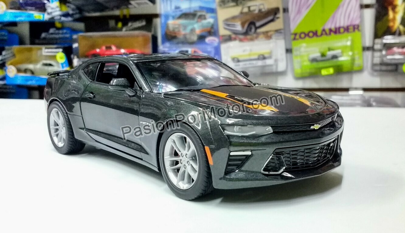 1:24 Chevrolet Camaro Coupe 2017 50Th Anniversary Gris Greenlight