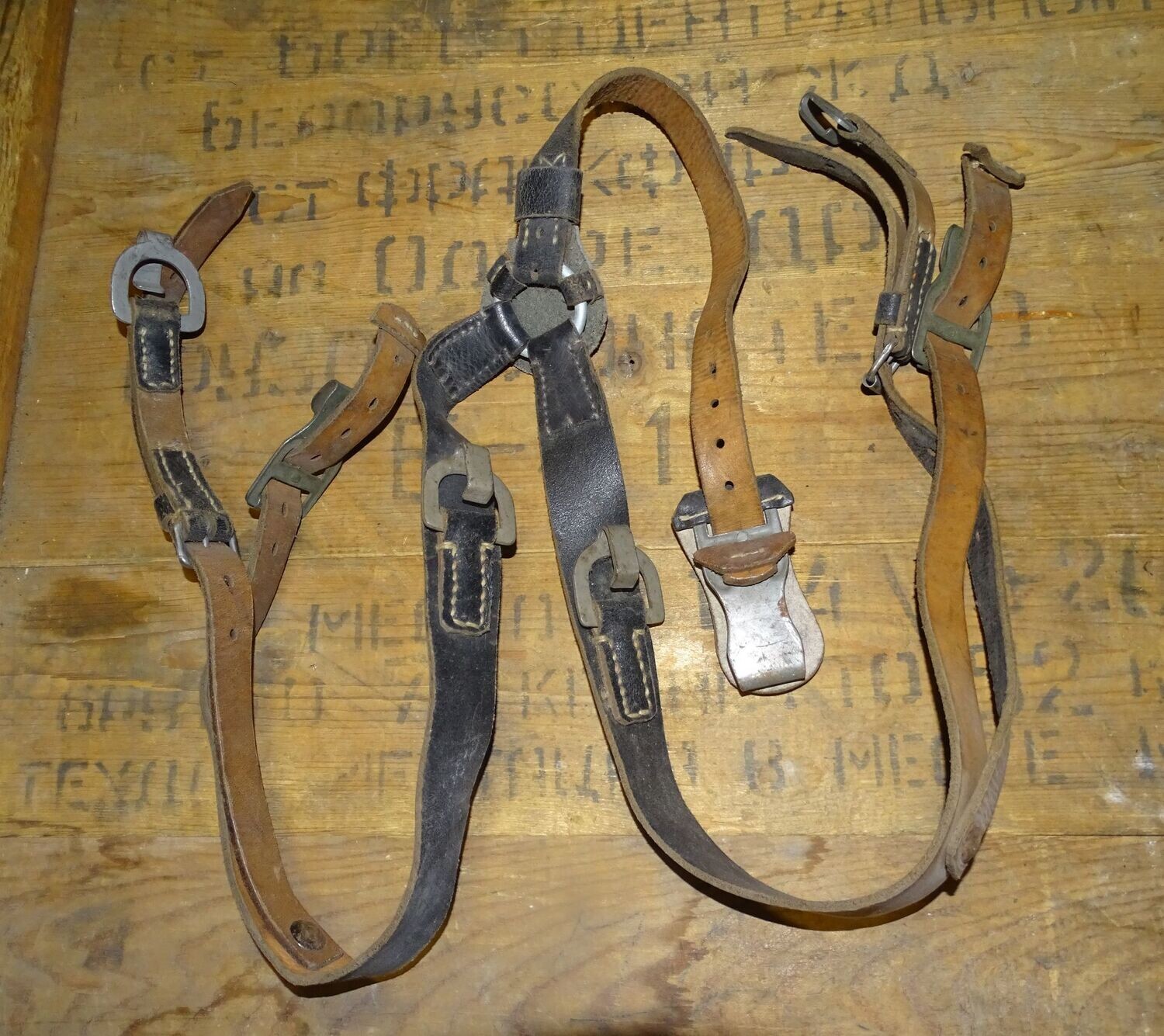 Brelage Luftwaffe ww2 réutilisé Tchèque 1950's