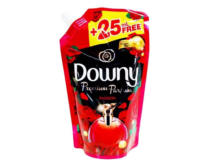 Downy Premium Parfum Passion with Perfume Pearl 221mL