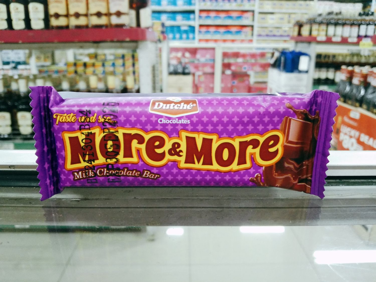 Dutché Chocolates More & More Milk Chocolate Bar 28g