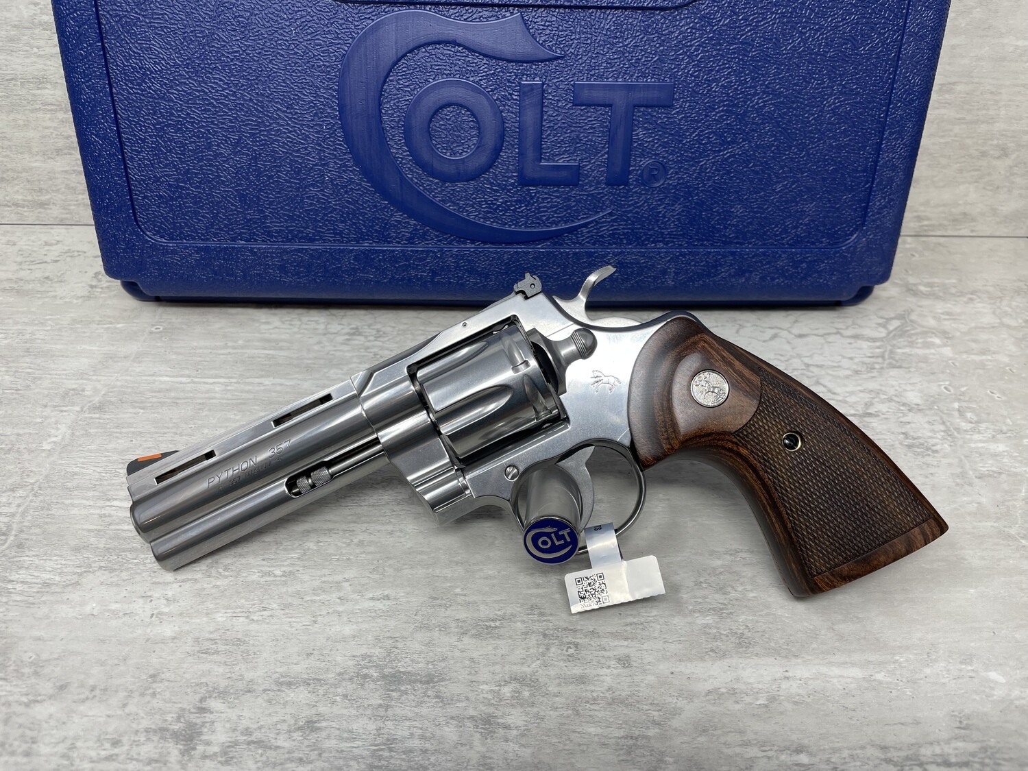 Engraved Colt Python .357Mag 4.25"
