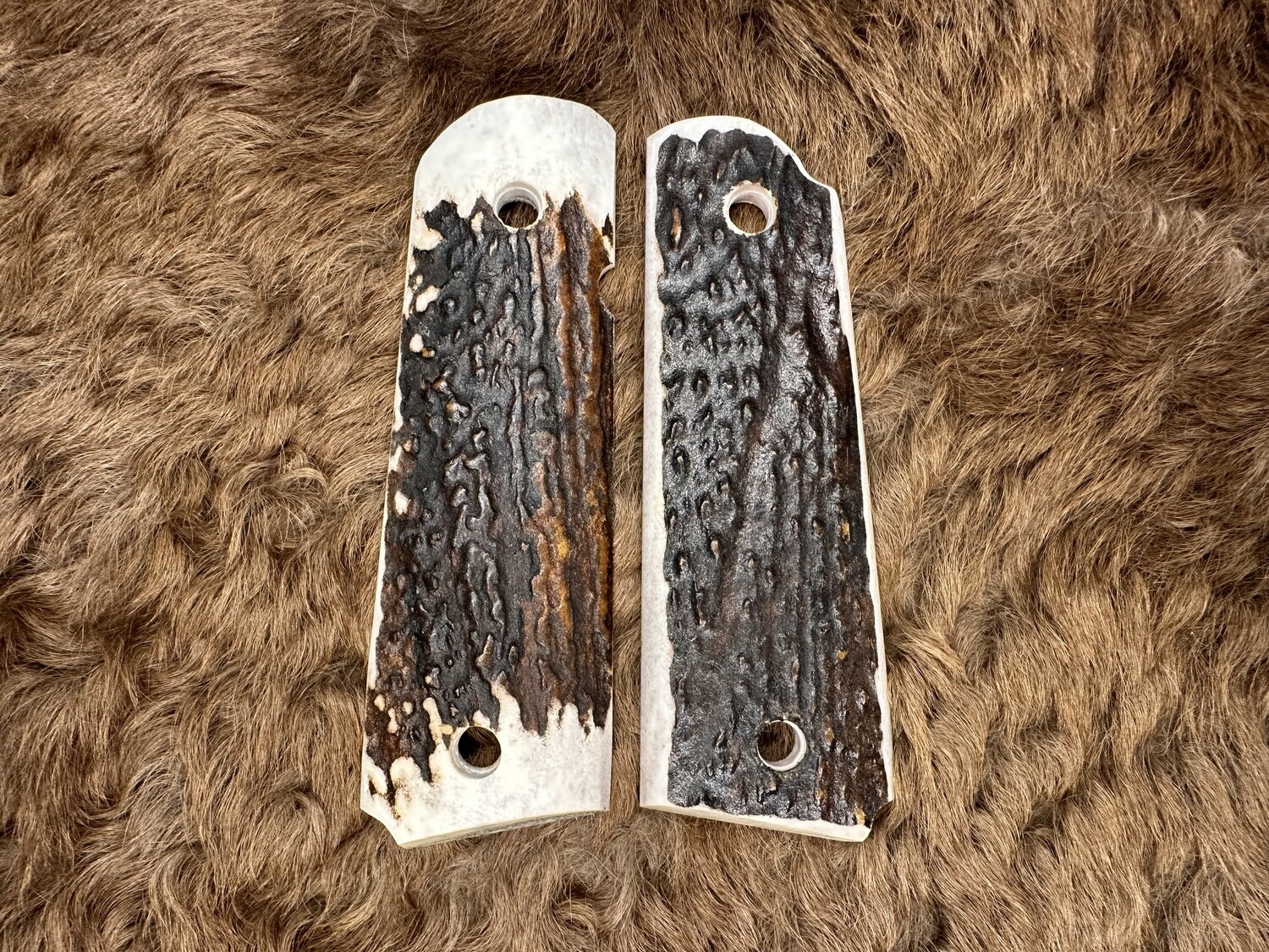 Traditional 1911 Stag Grips