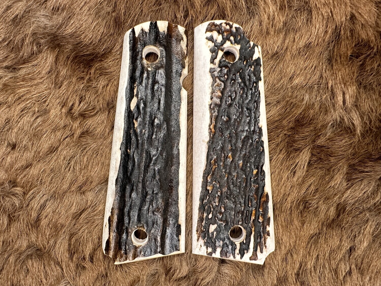 Traditional 1911 Stag Grips