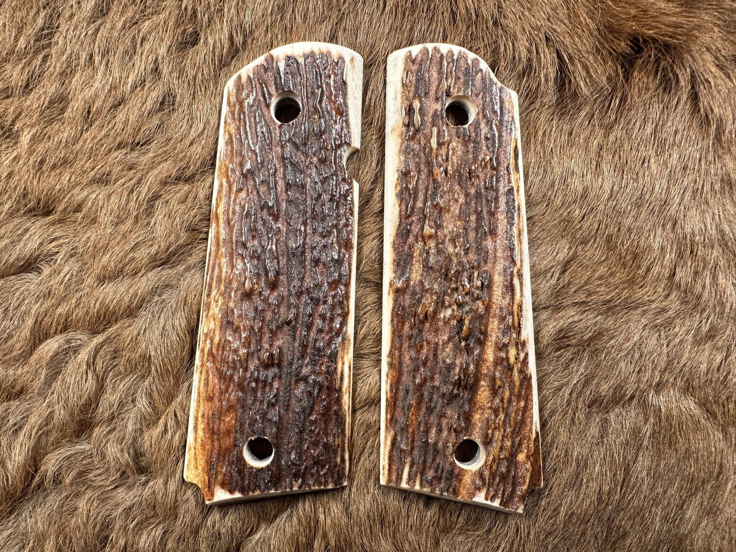 Traditional 1911 Stag Grips