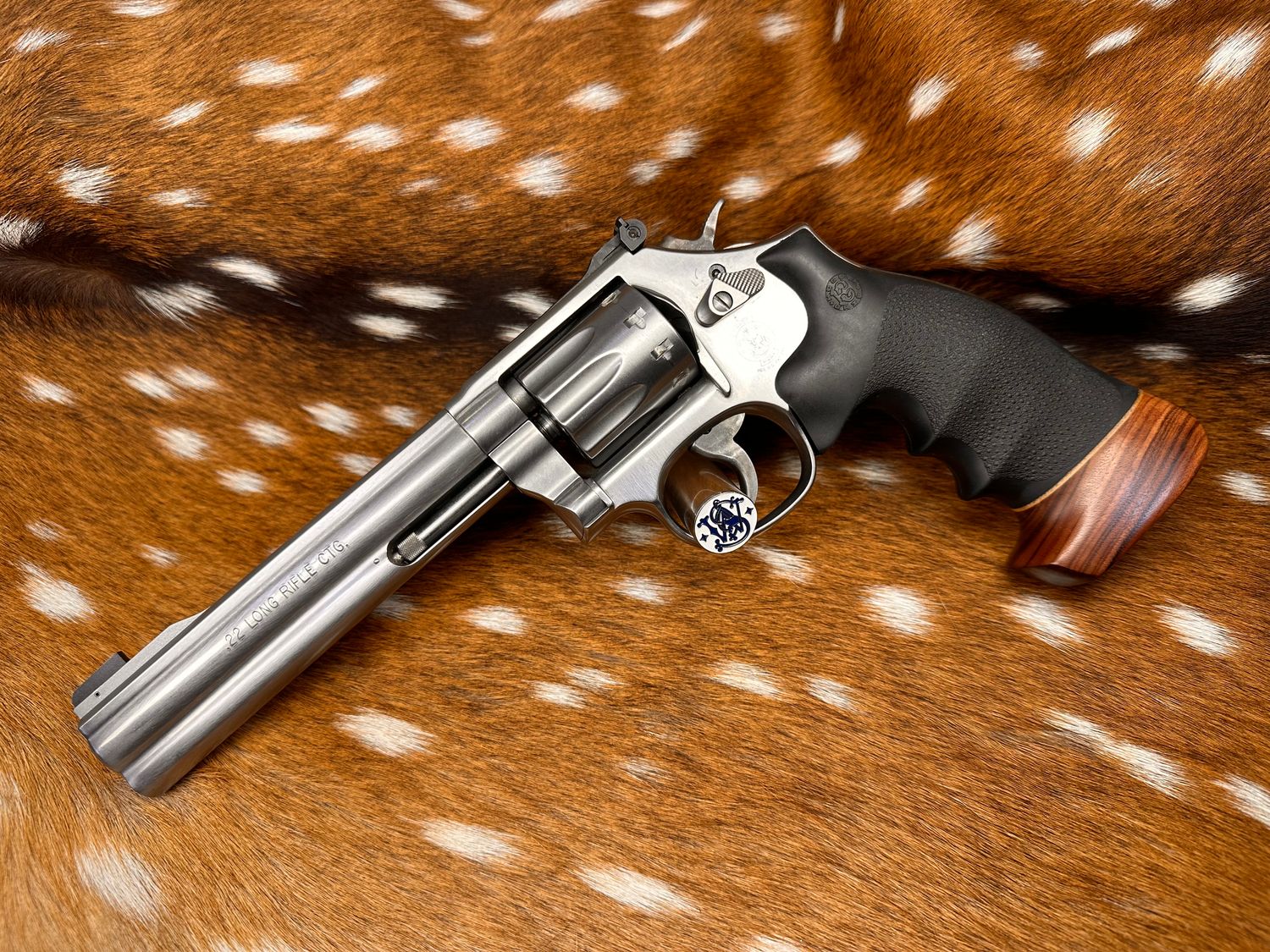 Smith & Wesson Model 617-6 .22LR Revolver